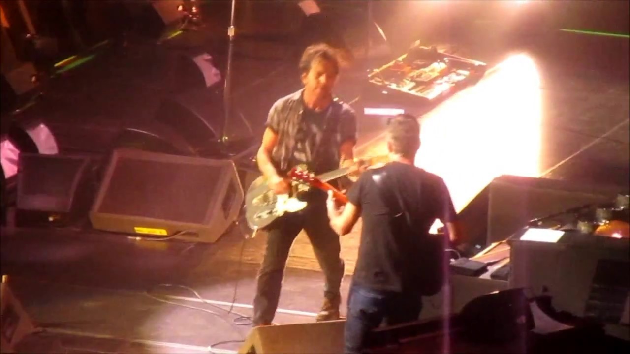 PEARL JAM TORONTO 2016 , NIGHT 2 - YouTube
