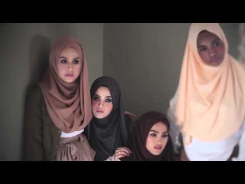 Elfira Loy, Naira Lookbook for LosraVelda