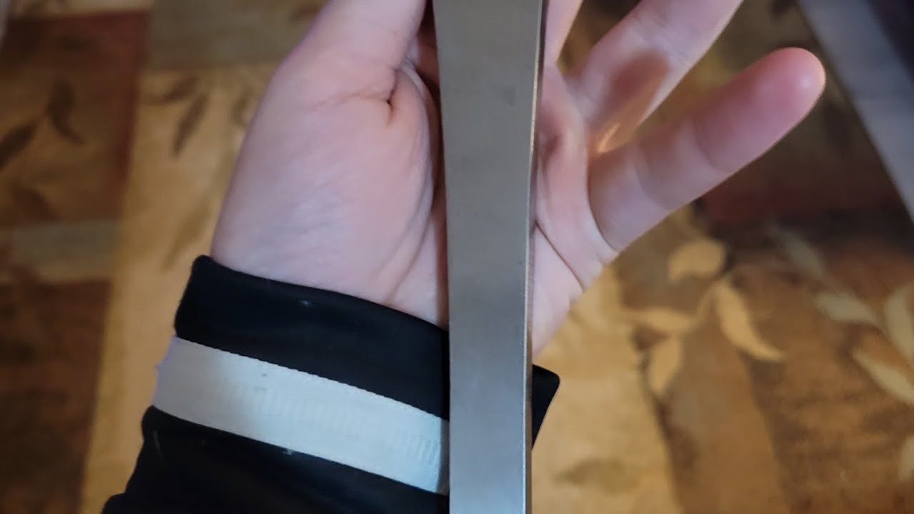 ace jet knife throwing - YouTube