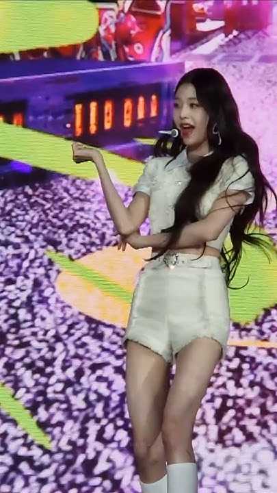 230722 원영 직캠 IVE (아이브) 'Kitsch' KPOP LUX (Jang Wonyoung Fancam) - YouTube