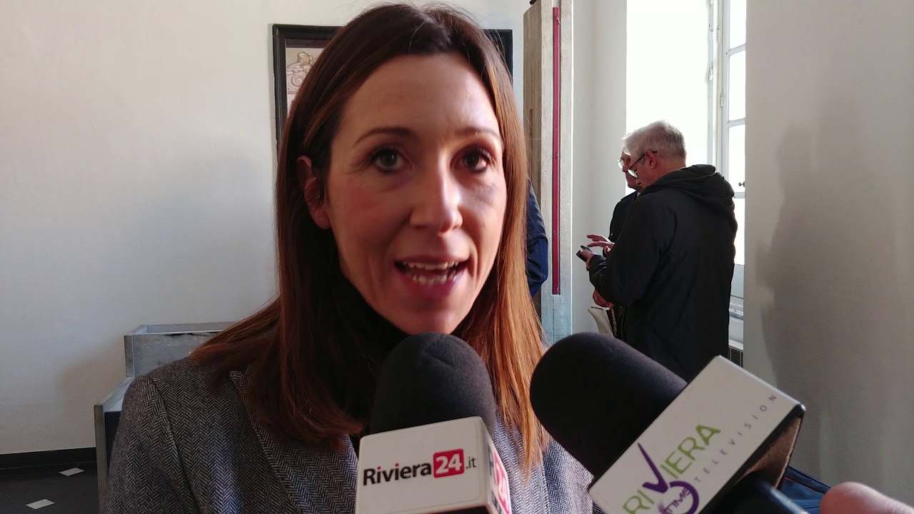 Punto Donna, intervista a Laura Cane - YouTube