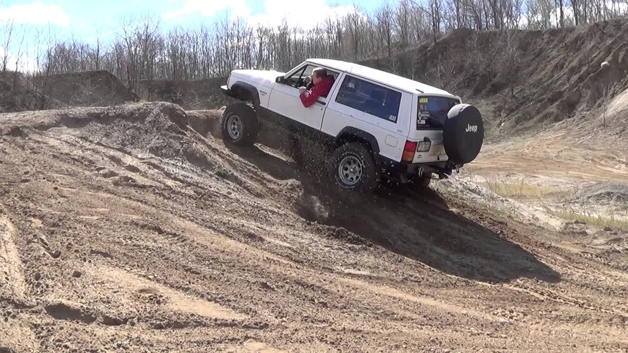 Jeep Cherokee Bundy Hill Fail - YouTube