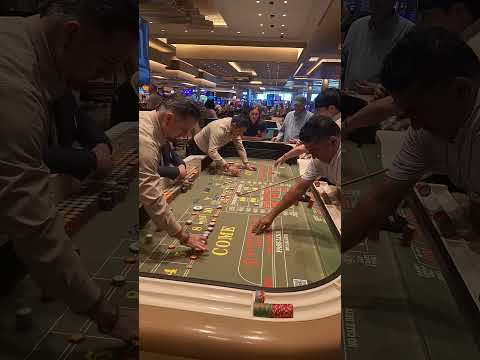 Tossing Dice #setting #dice #shorts #shortsfeed #youtubeshorts #viralshorts #games #casino