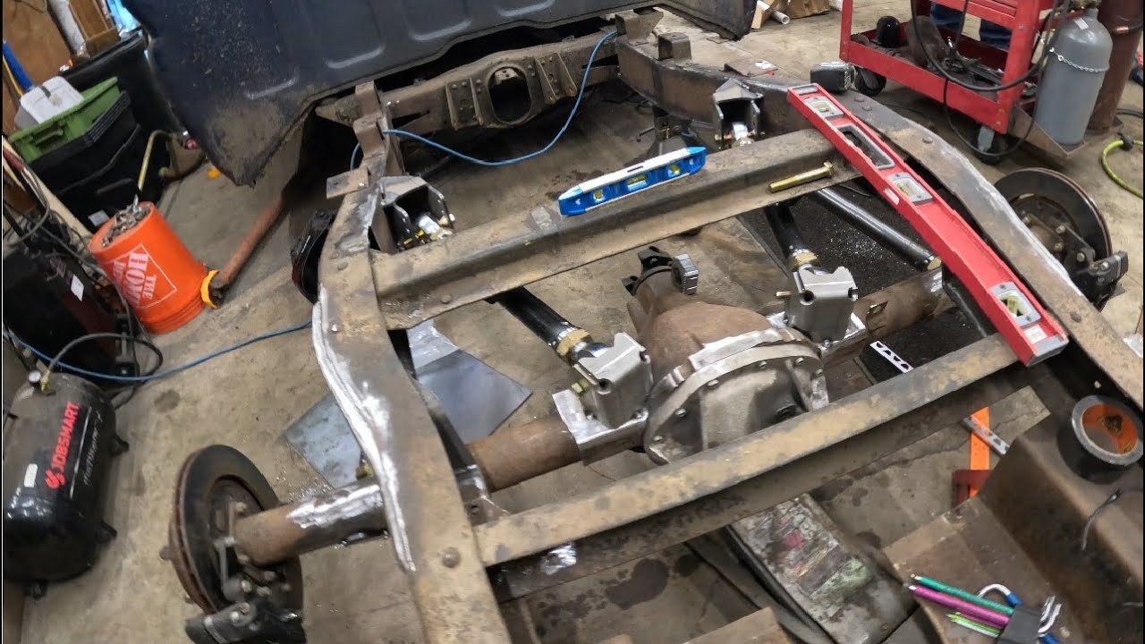 C10 4-Link Install - YouTube