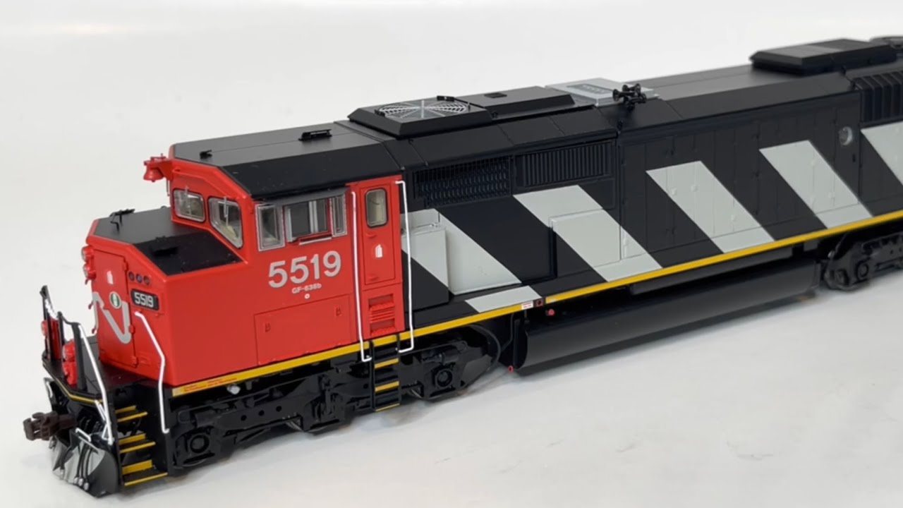 Aurora Miniatures SD60F Loco Review - YouTube
