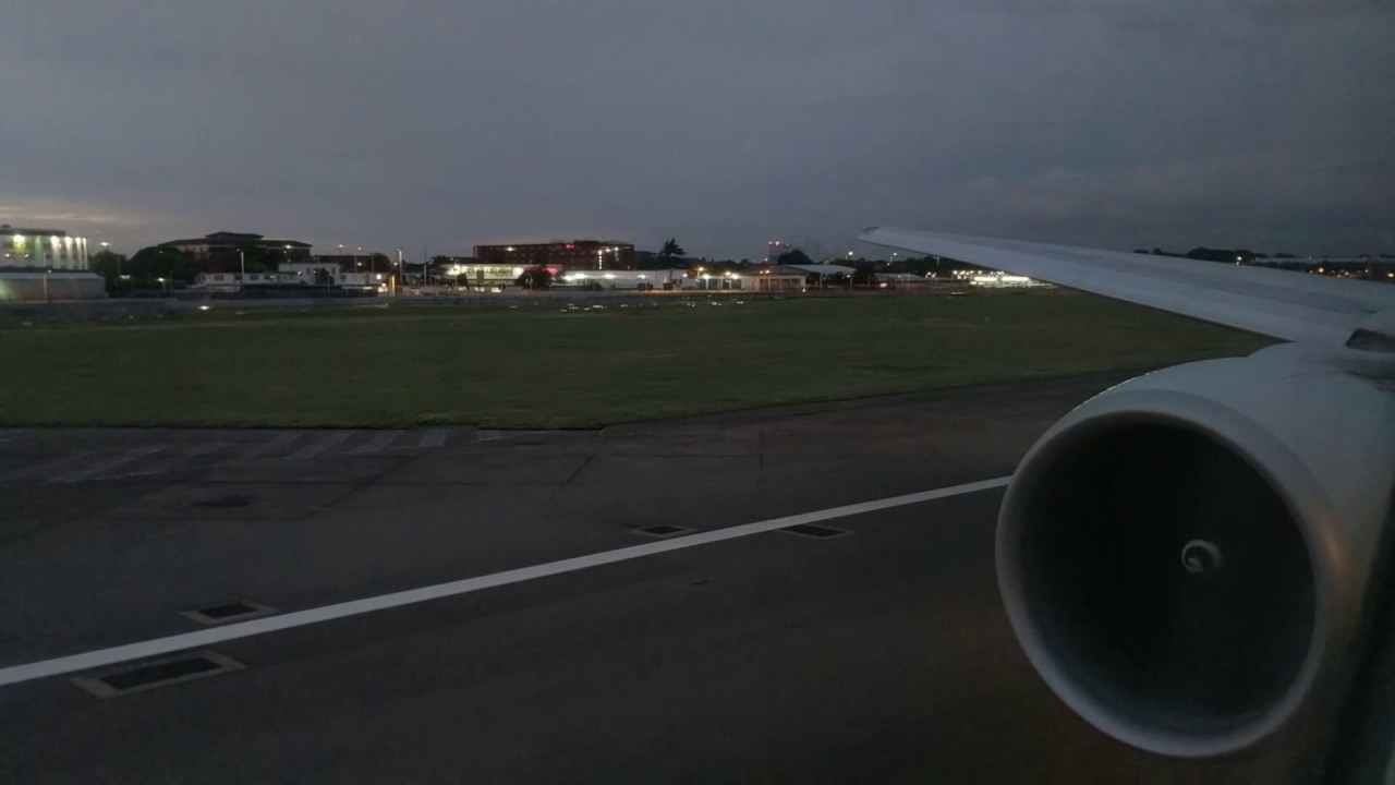 Singapore Airlines SQ319 LHR-SIN Takeoff - YouTube