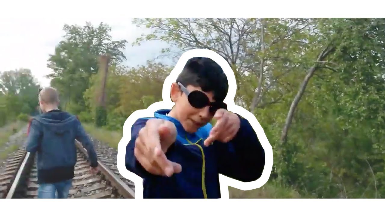 12-ročný rapper dusí cigy a stackuje cash? - YouTube