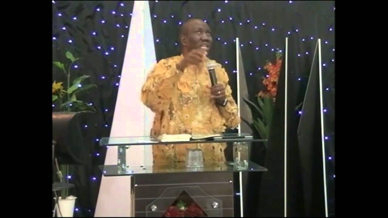 Dr John Akpami (CONTENDING FOR THE GLORY) - YouTube