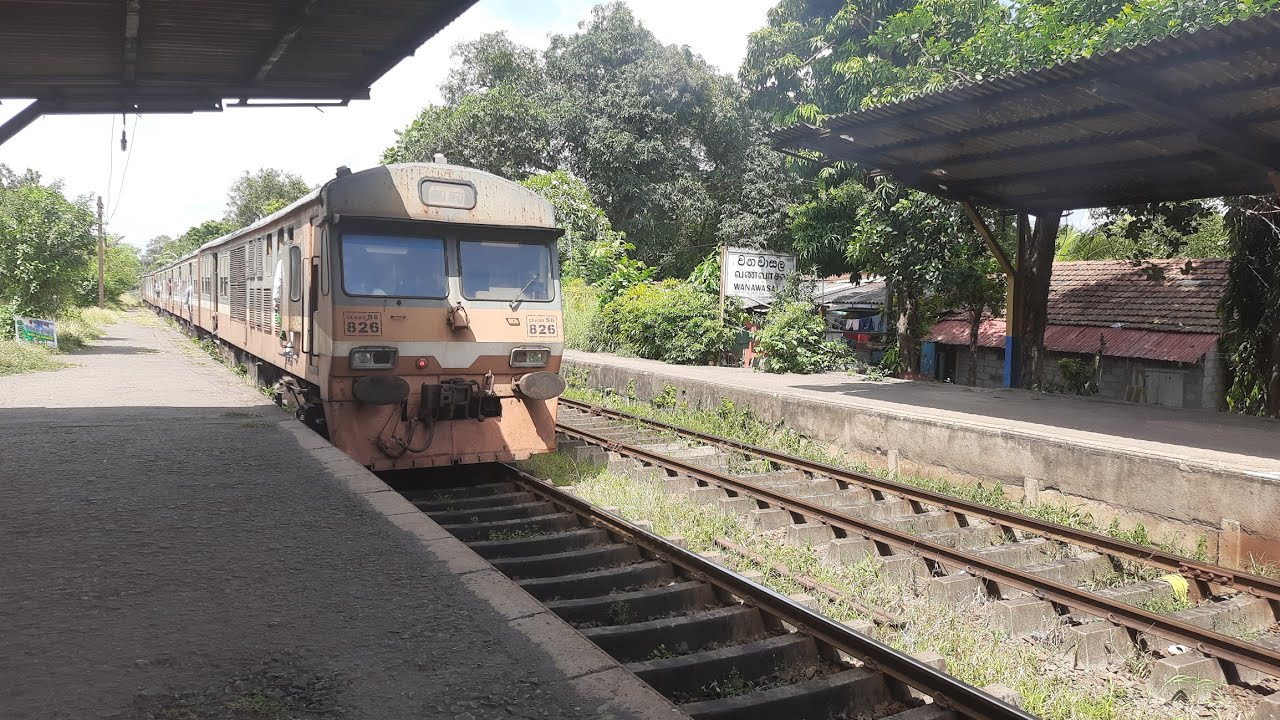 Class S 8 No 826 Slow train arrived to and leave from Wanawasala ...
