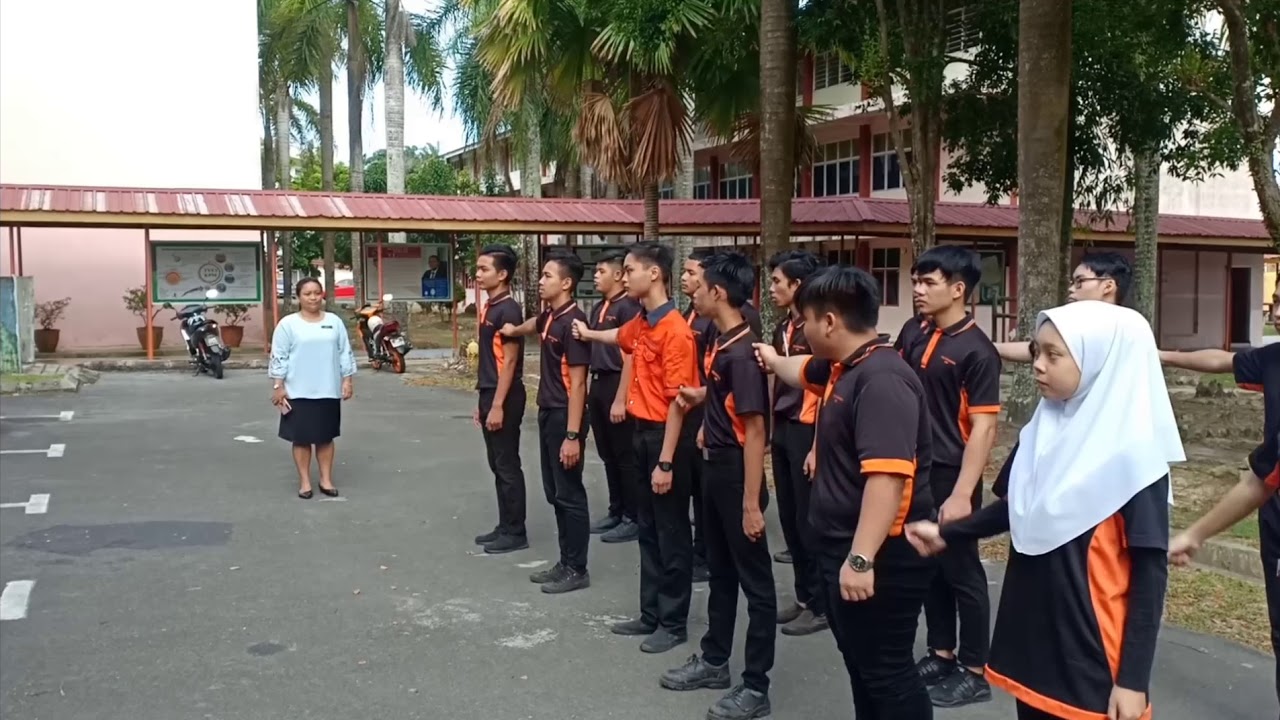 BSMM U3 - First Try Static Marching.. KV Miri Sarawak - YouTube