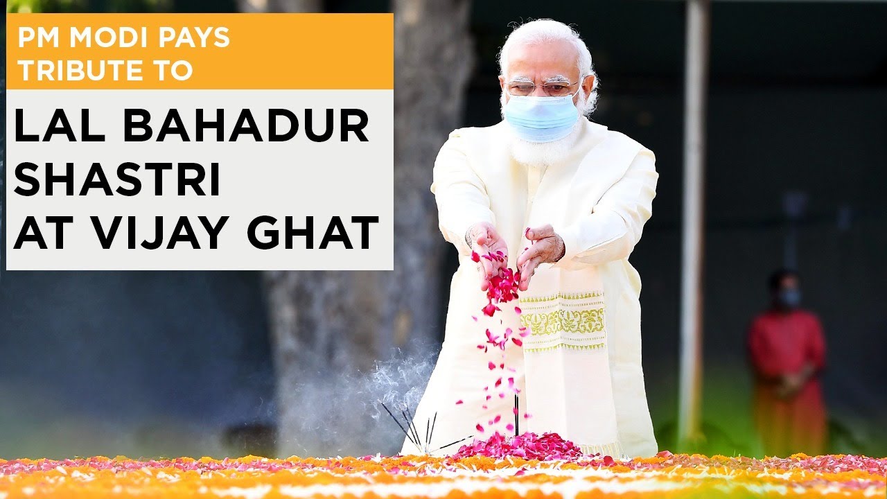 PM Modi pays tribute to Lal Bahadur Shastri at Vijay Ghat - YouTube
