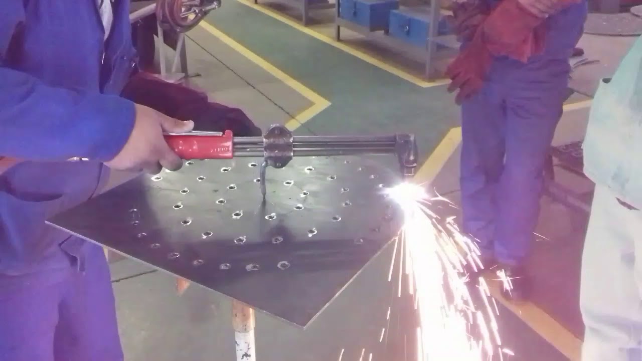Oxy-Acetylene Cutting Of Disc - YouTube