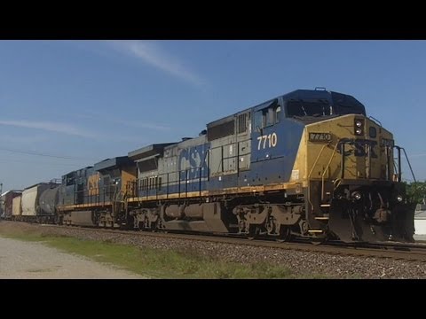 CSX 7710 & 5496 South, Grant Park, IL - YouTube