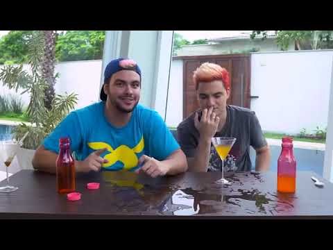 Felipe Neto e Luccas Neto provando milks shakes de todos os sabores (reup)