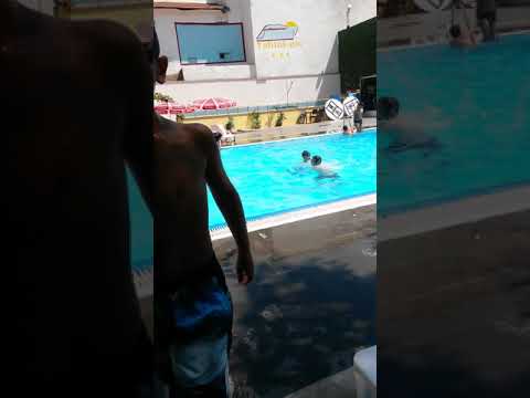 Muhammedcan ile havuz keyfi