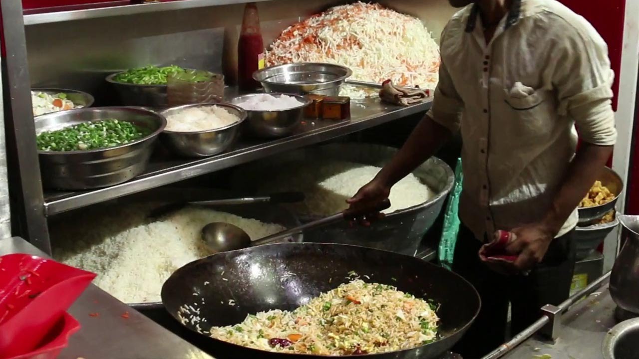 Indian Street Food - Street Food in Mumbai - Fried Rice and Manchurian ...