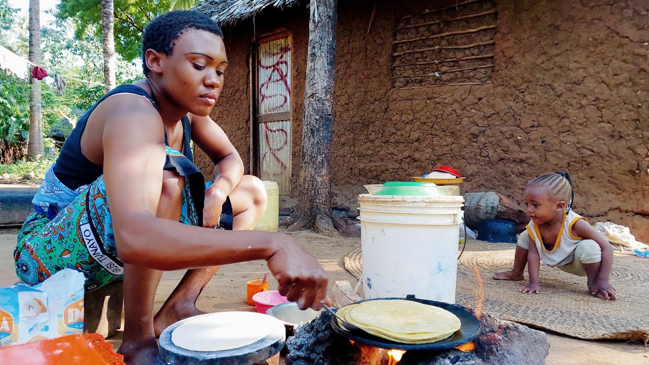 The Youngest Organic African Village Mothers Cooks The Most Organic ...
