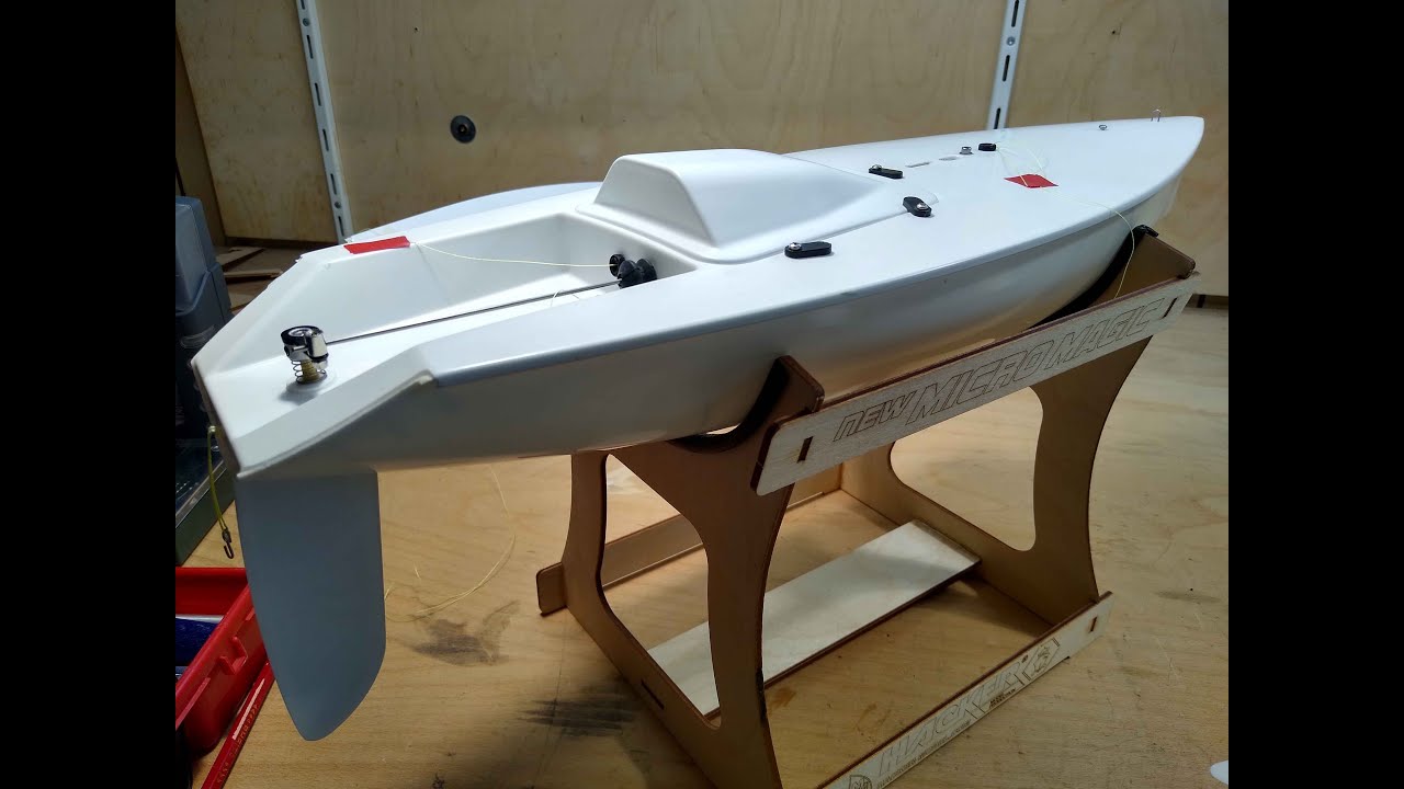 Rumpfausbau der New Micro Magic - YouTube