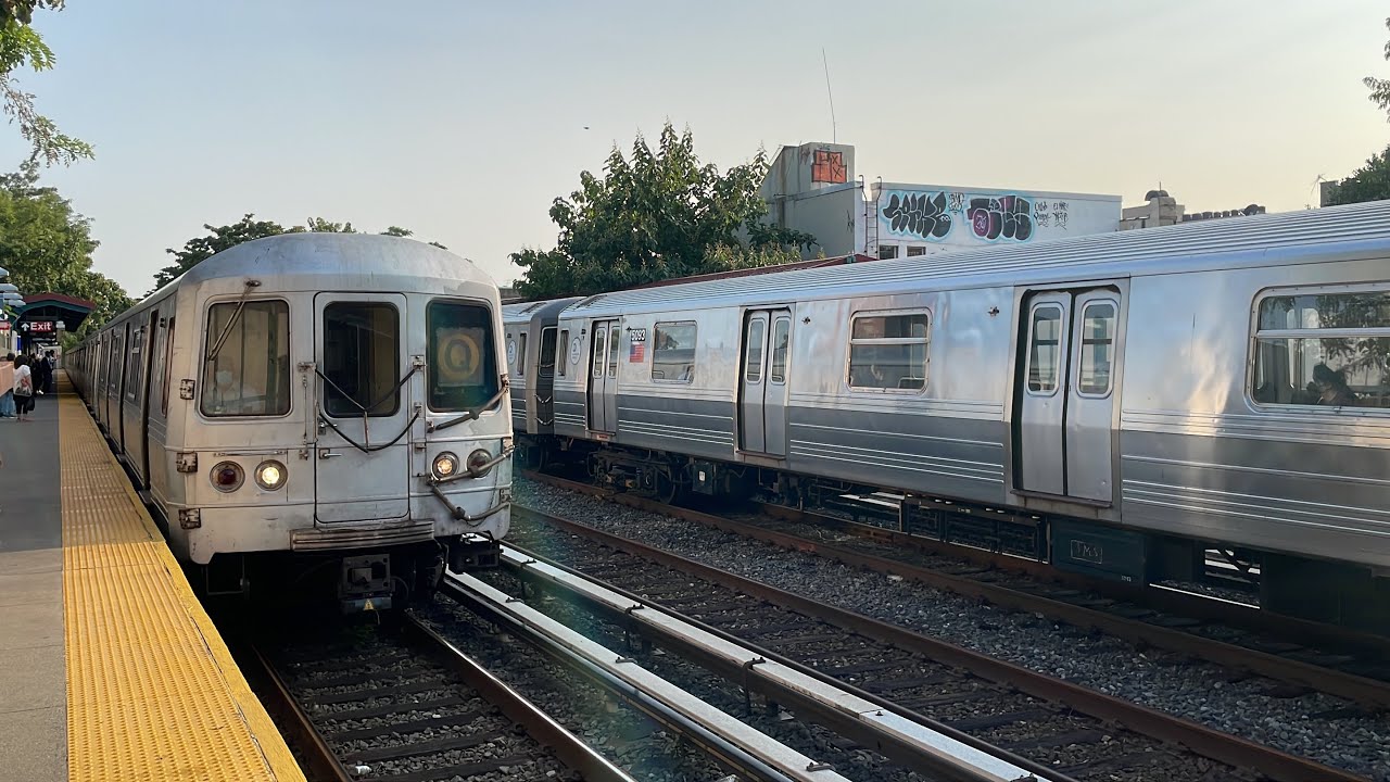 BMT Brighton Line: PM Rush Hour (B) Exp and (Q) Lcl Trains @ Avenue J ...