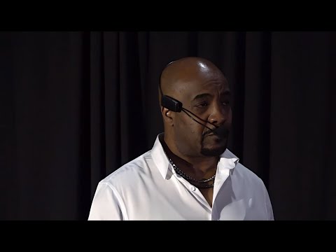 What does courage actually mean today? | Vincent Meeks | TEDxMallard Creek