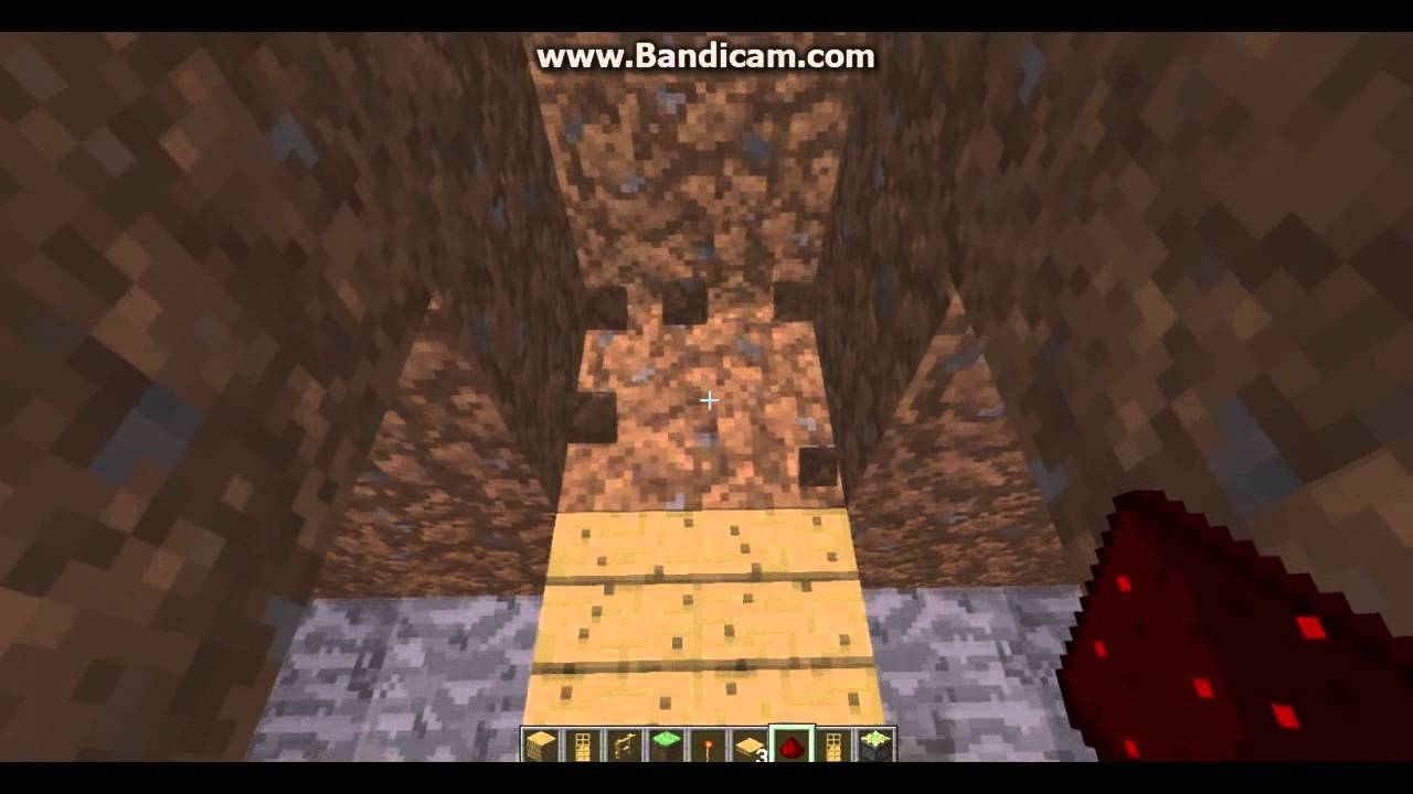 How to make an EASY trap door in minecraft !!! - YouTube