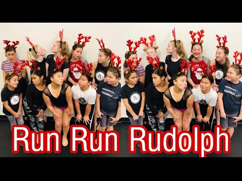 KELLY CLARKSON- Run Run Rudolph - YouTube