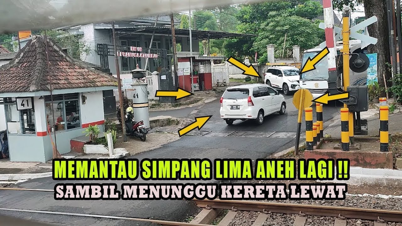 Pantauan Di Perlintasan Kereta Api Simpang Lima Yang Aneh Lagi ...