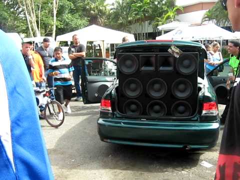 FOGUEO DE VOCETEO EN 2D0 AUTO SHOW DE CIDRA - YouTube