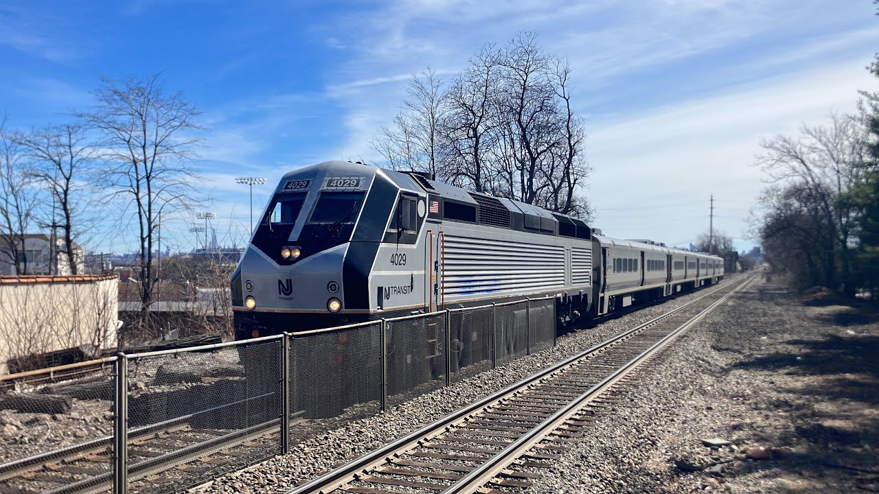 NJ Transit Train #1769 at Rutherford, NJ - YouTube