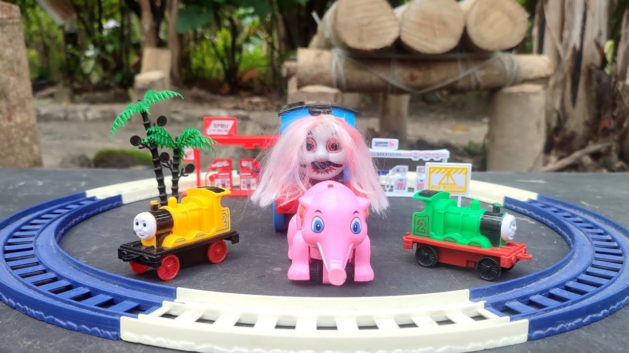Merakit Mainan kereta api Thomas and Friends, kereta Thomas Hantu Mak ...