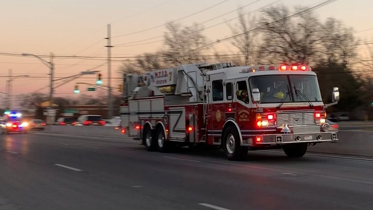 MTFD Tower Ladder 170 (31-7-90) and Car 101 (31-67) Responding - YouTube