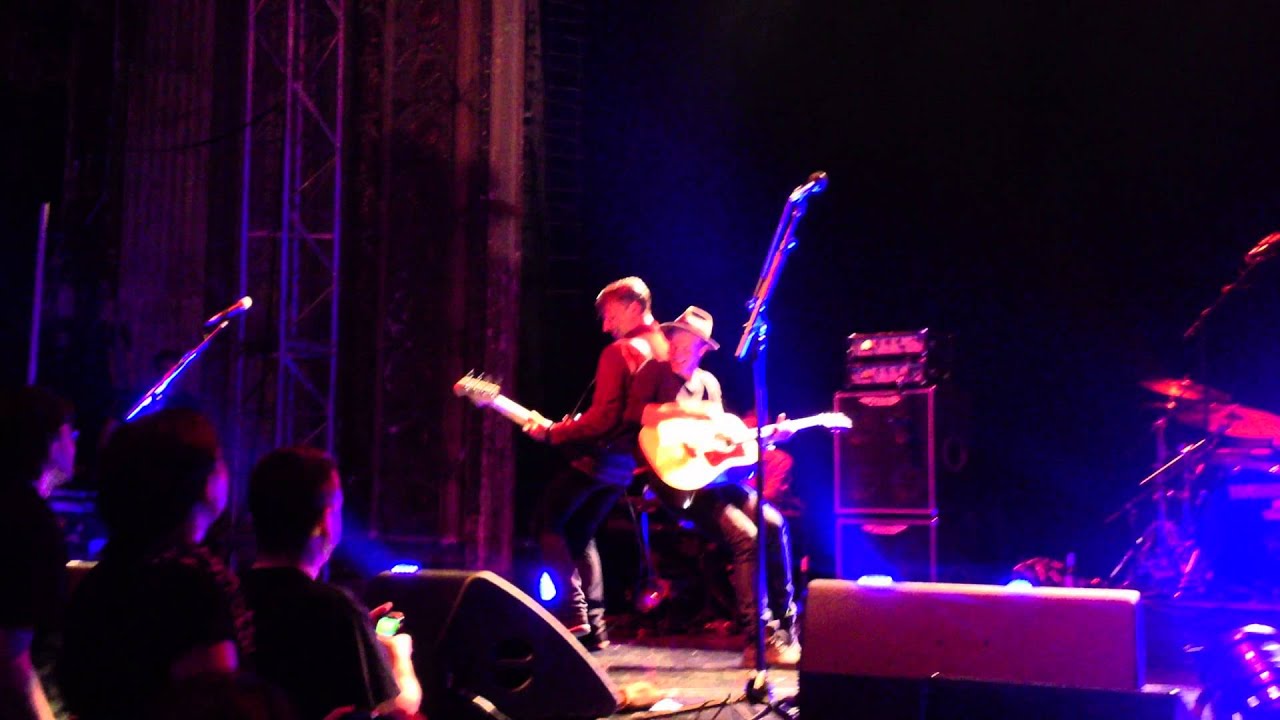 Travis Closer @ Philly 9 19 13 - YouTube