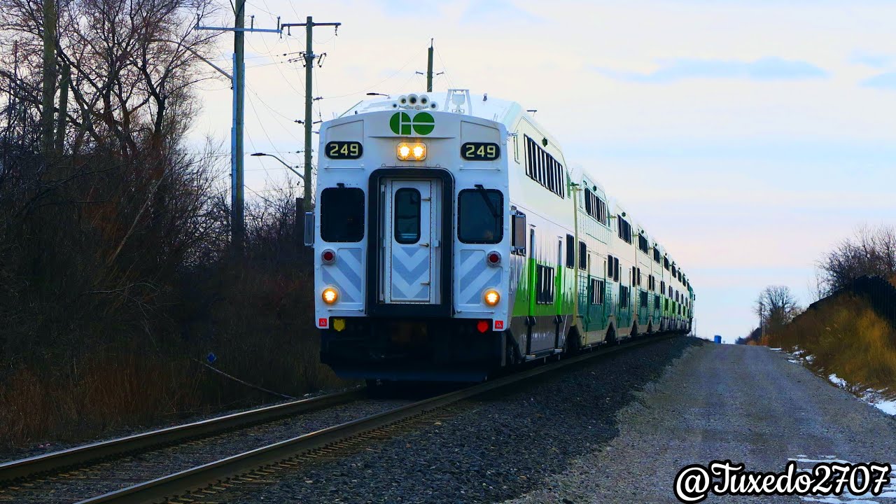 GO 249 Returns to The Barrie Line With It's Awesome K5LA Horn!! - YouTube