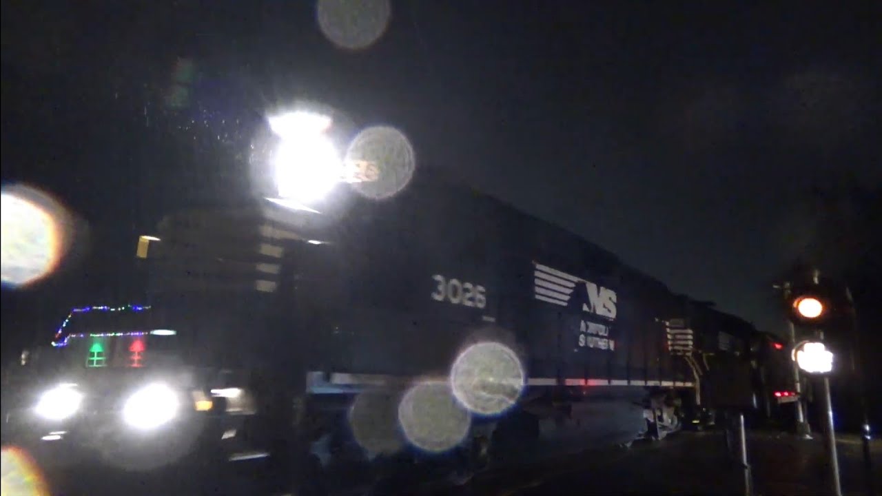 NS 3026/NS 5640 Lead CSAO MI-61 Northbound on 12/15/22 - YouTube