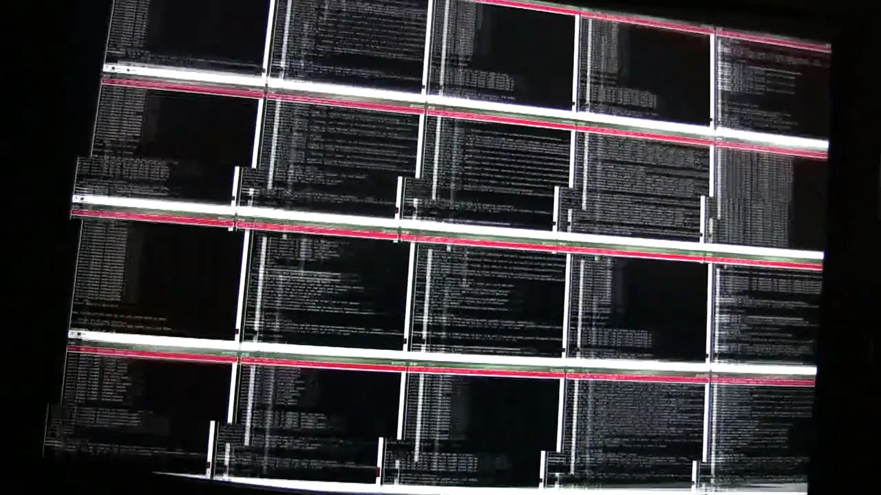3台のマルチモニタ (IBM T221 9503-DGP, Dell 3007, Viewsonic VP2290b) - YouTube