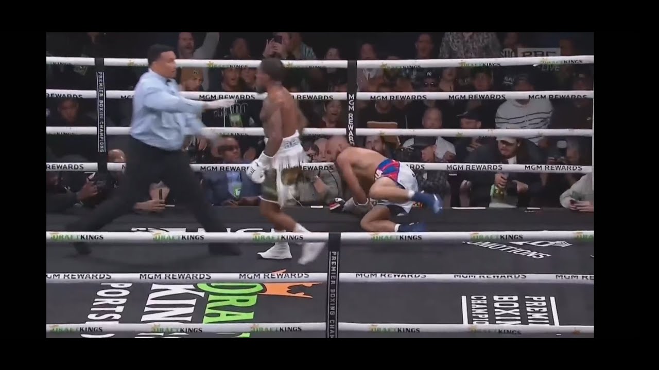 Hector Garcia Get knock down by Lamont Roach #boxing #sports highlights ...