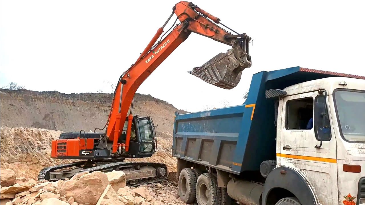 Day in the life of a excavator operator || Mining excavator cab view ...