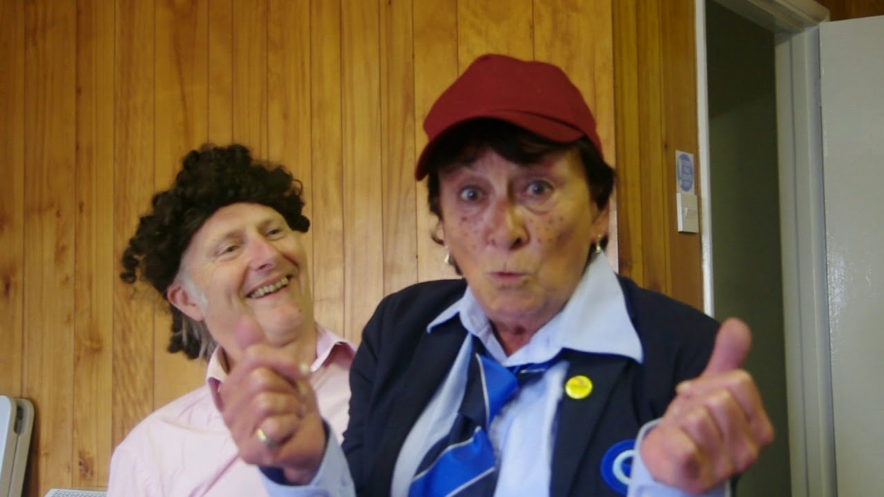 The Krankies - YouTube