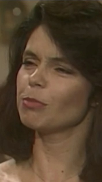 Helena volta com segredo do Ascanio para contar para Leonora #tieta # ...