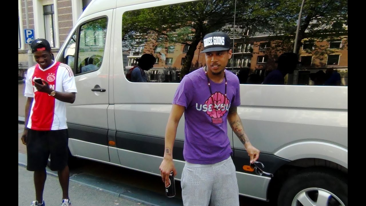 Ajax cancelt 'grove' rapper Bokoesam op Open Dag - YouTube