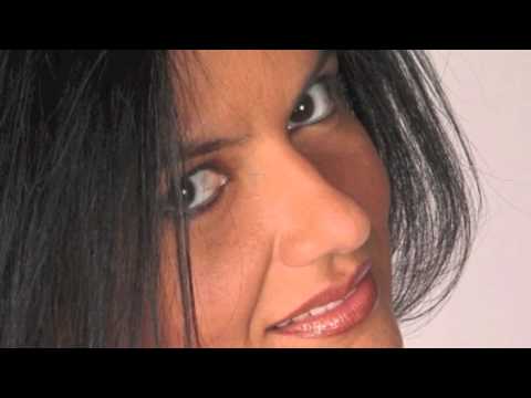 Veronica Loiacono sings Sempre Libera - YouTube