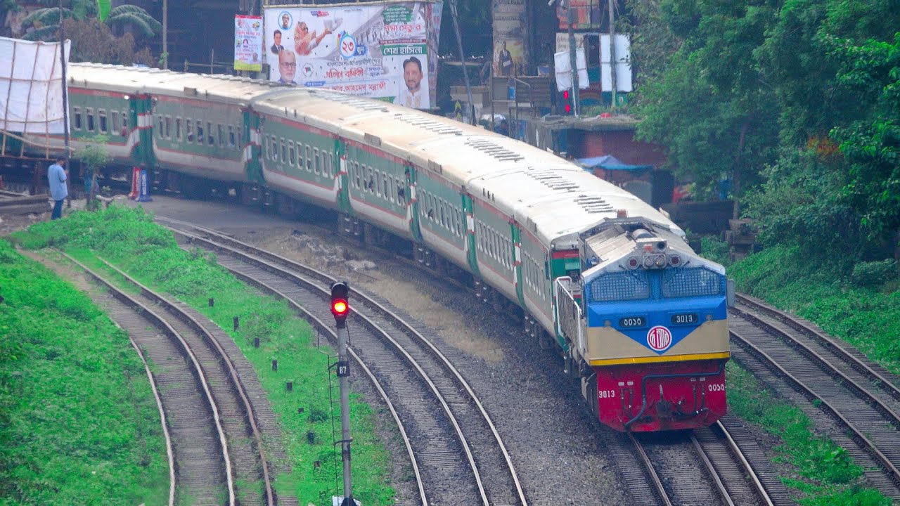 Night King Turna Express Train arrived at Dhaka Railway Station ...