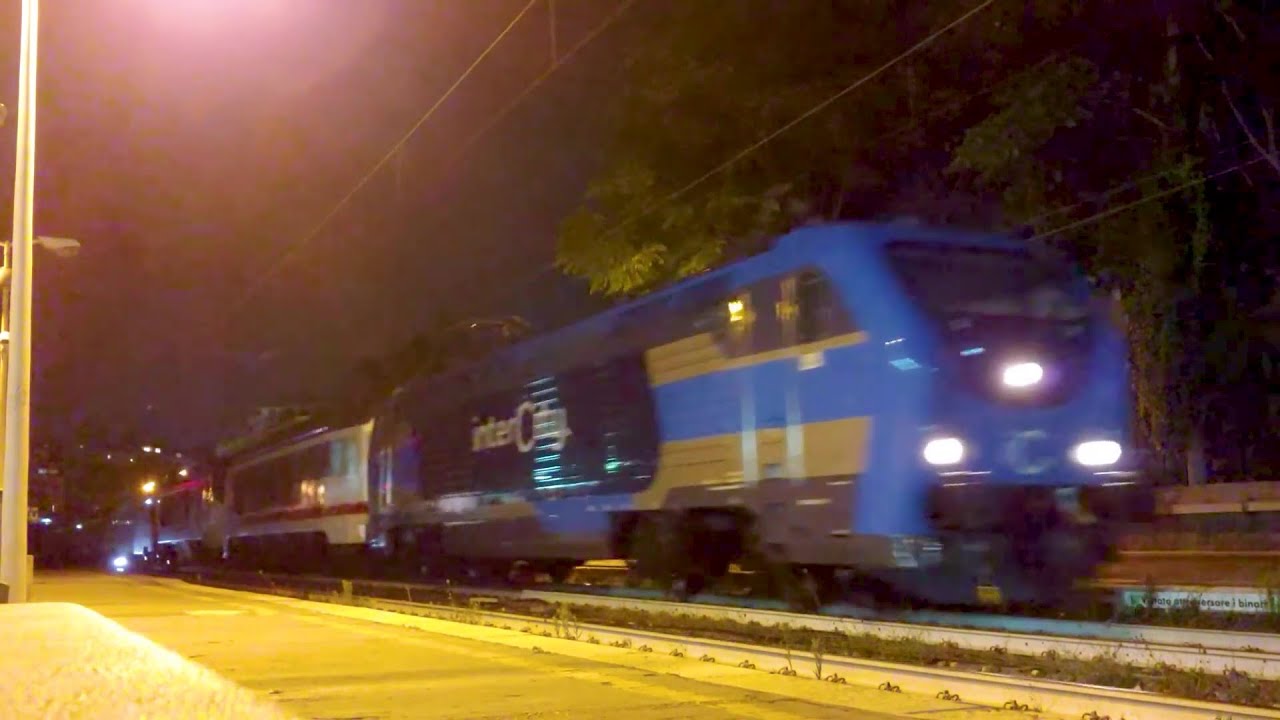 LA NUOVA LIVREA INTERCITY NOTTE DI TRENITALIA! - YouTube