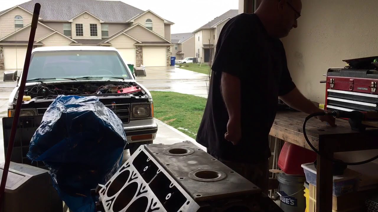 GM LS2 LS3 LS6 LS7 PCV upgrade DIY - YouTube