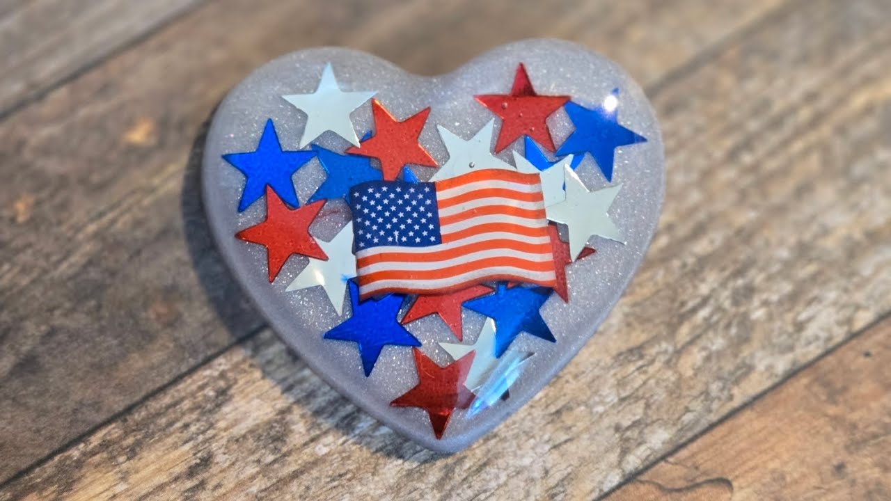Let's Make a Patriotic American Flag Pocket Hug - YouTube