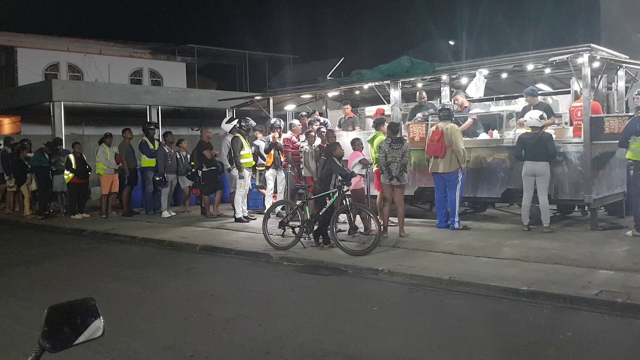 Ricardo fast food - YouTube