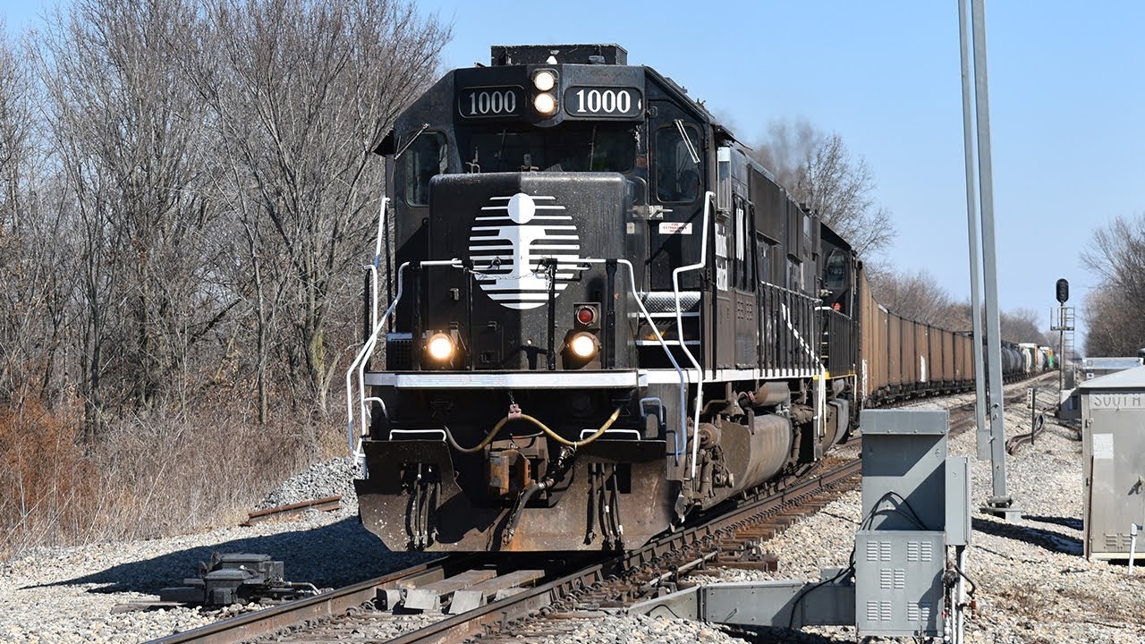 IC 1000 With Classic WHITE STRIPE Leads CN A40891 - YouTube