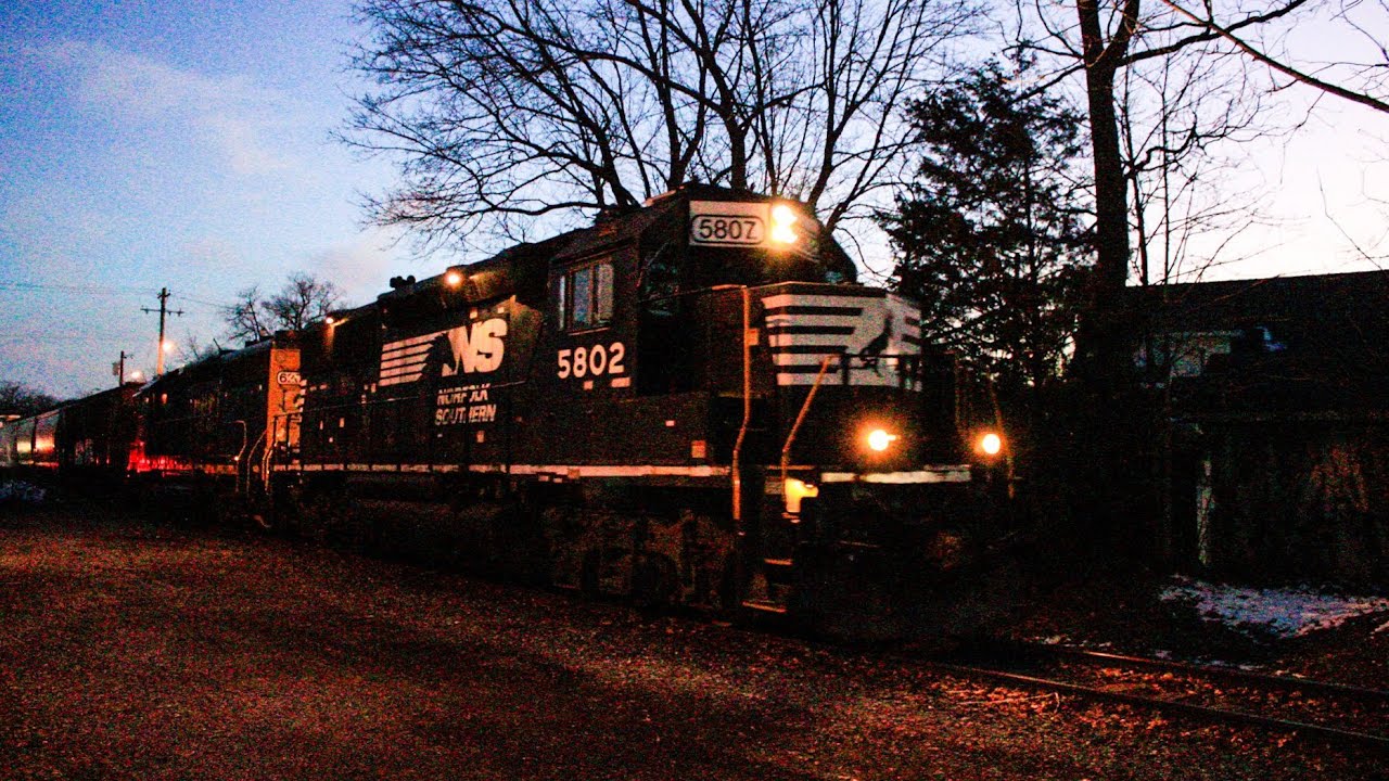 NS 5802/CSX 6203 Lead CSAO WPMI-61 Northbound on 2/18/24 - YouTube