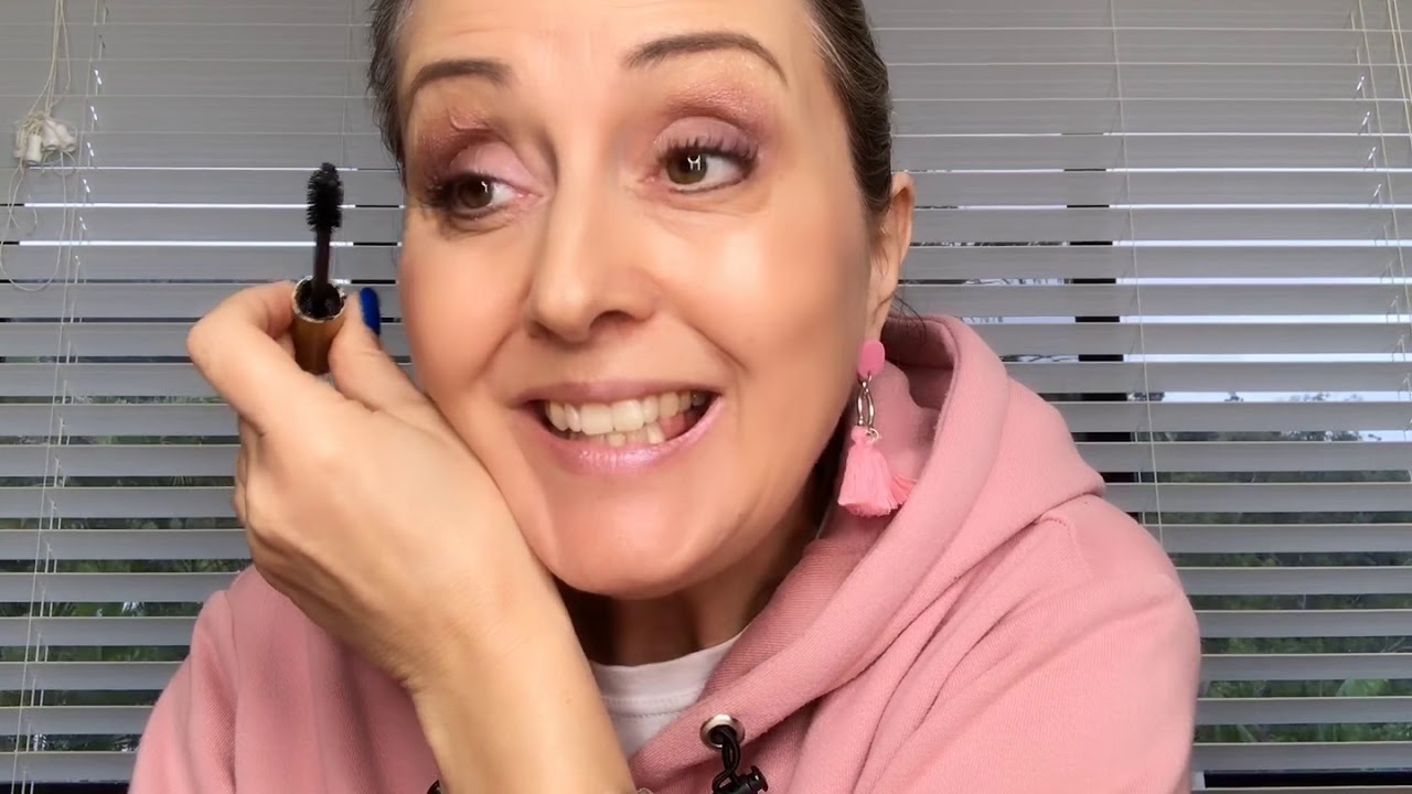 Missing your lashes? You need this in your life! - YouTube