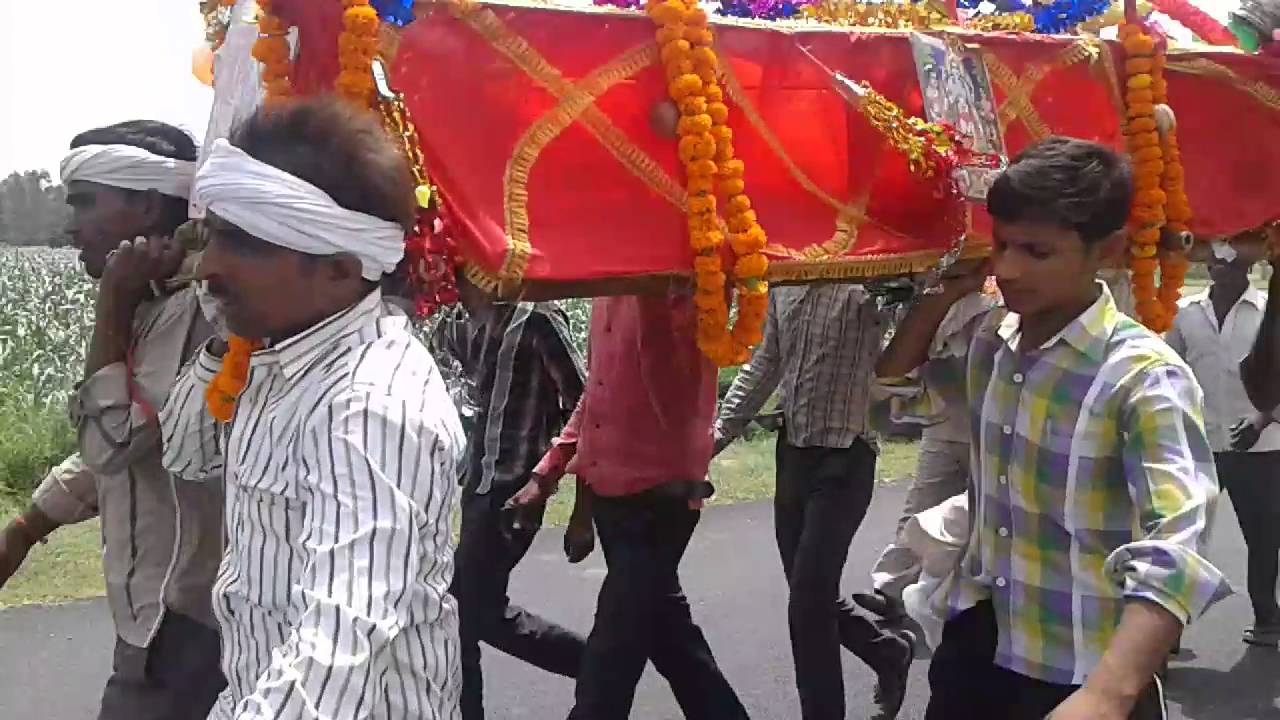 Dadi ki antim yatra - YouTube